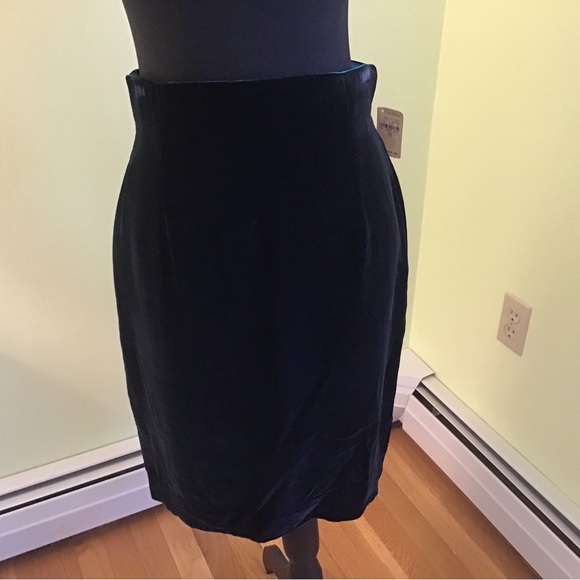 Dana Buchman | Skirts | Nwt Dana Bachman Velvet Pencil Skirt | Poshmark